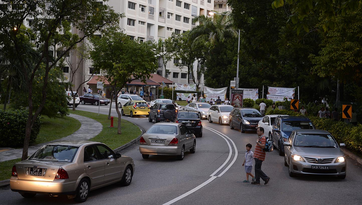 Traffic woes as schools go single session, say parents and residents ...