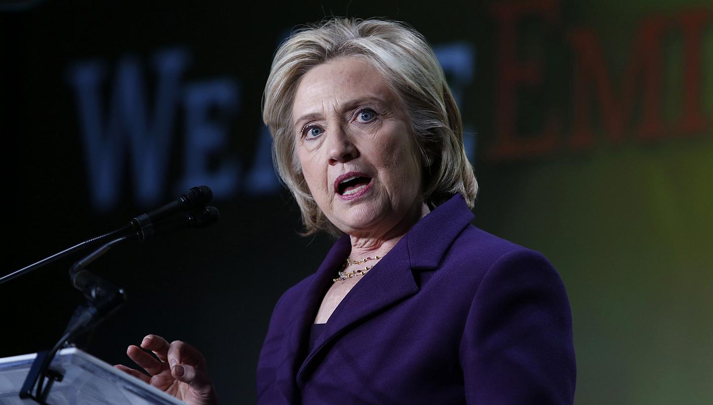 Hillary Clinton steers clear of e-mail controversy | The Straits Times
