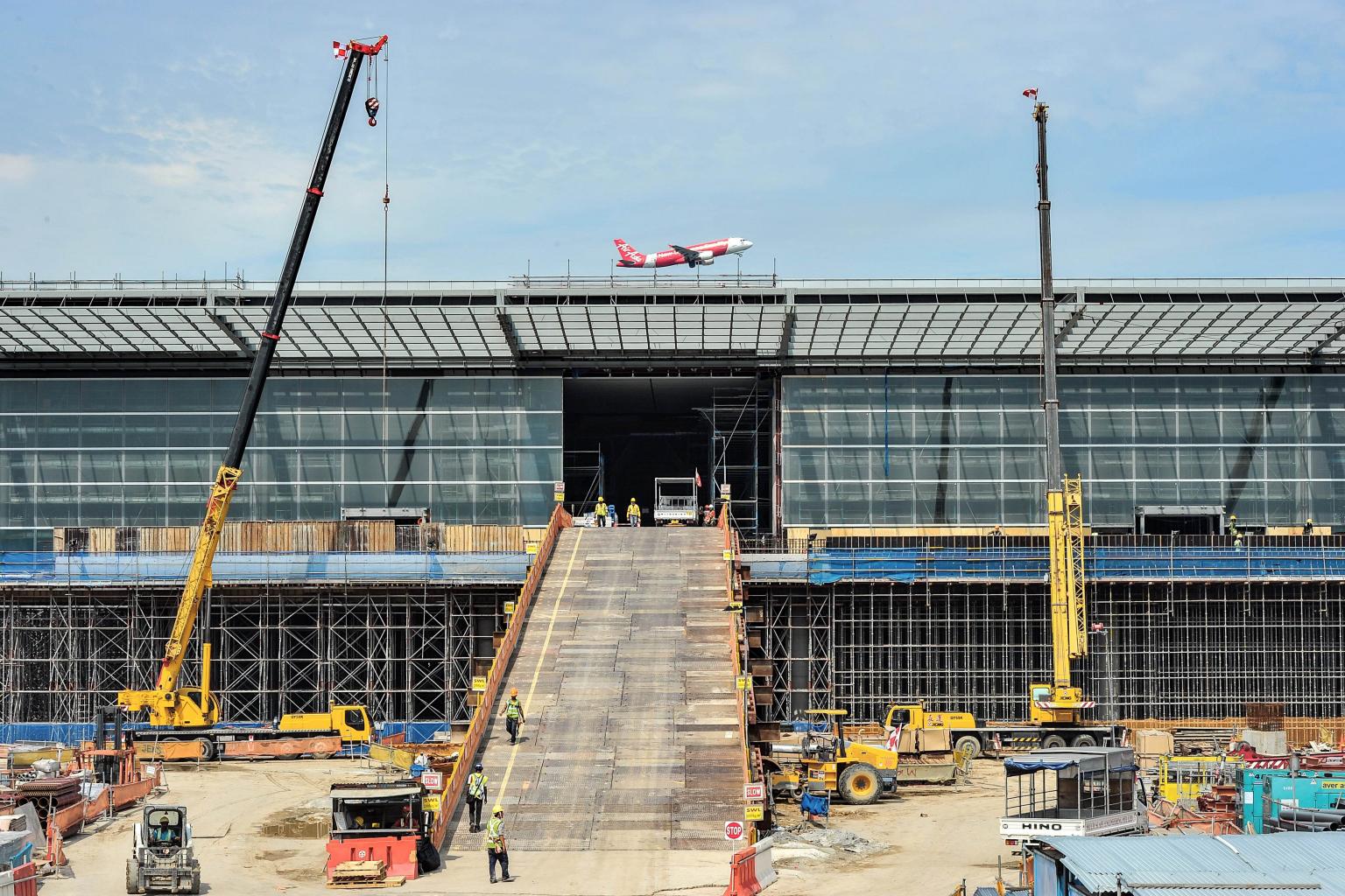 Changi's T4 building more than 70% complete; AirAsia to move operations ...