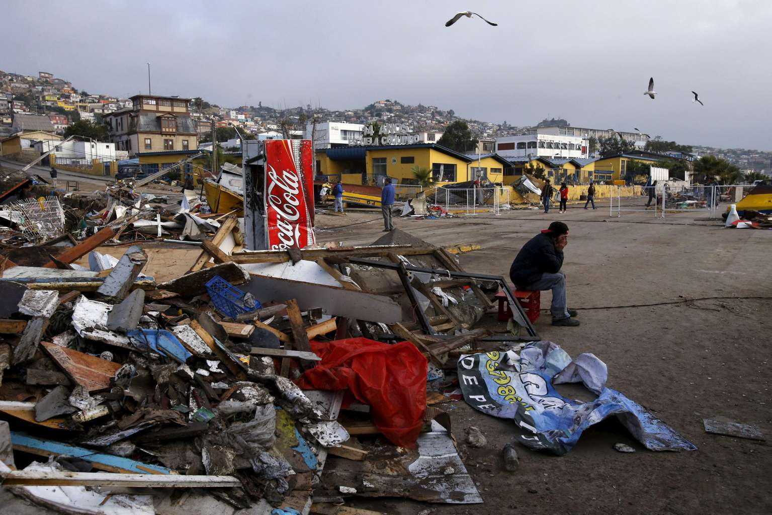 More than 9,000 people left homeless by giant Chile quake | The Straits ...