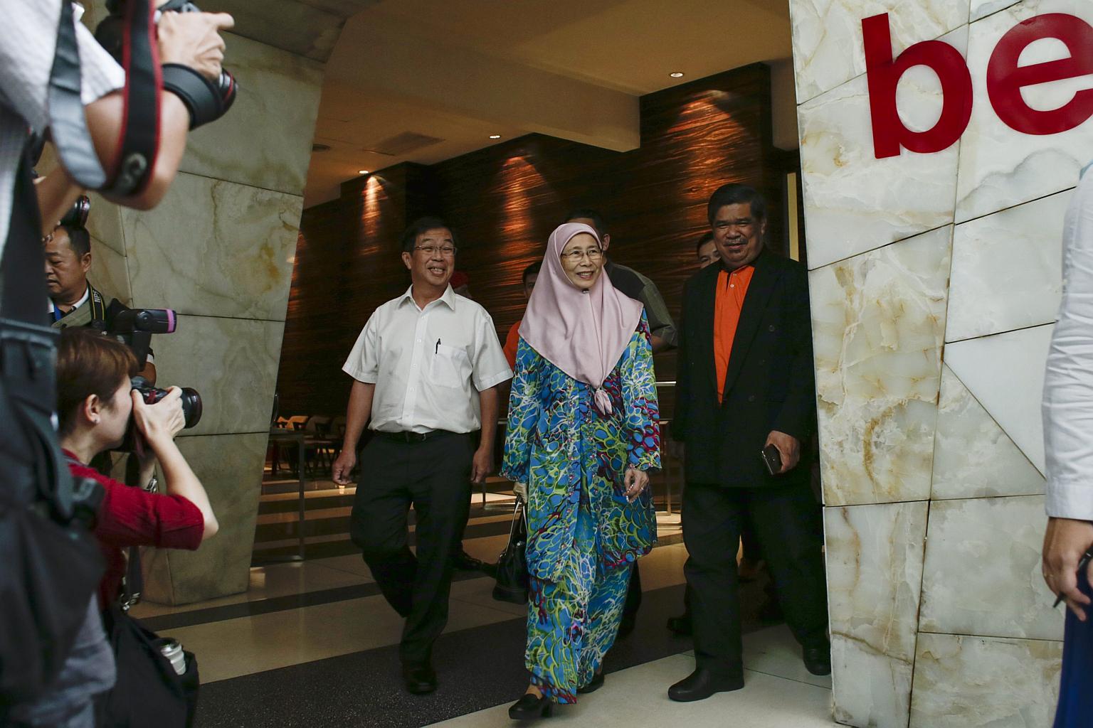 Malaysia's opposition parties announce new alliance Pakatan Harapan ...