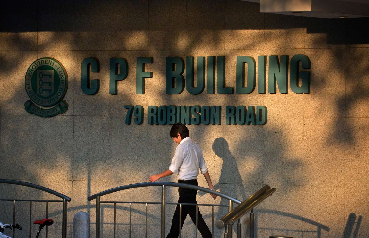 Some online services for CPF website still down after 2 weeks; queues ...