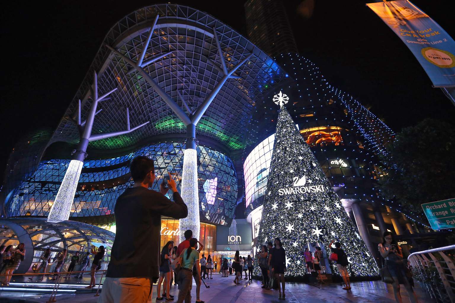 Ion Orchard sparkles with best-dressed award | The Straits Times