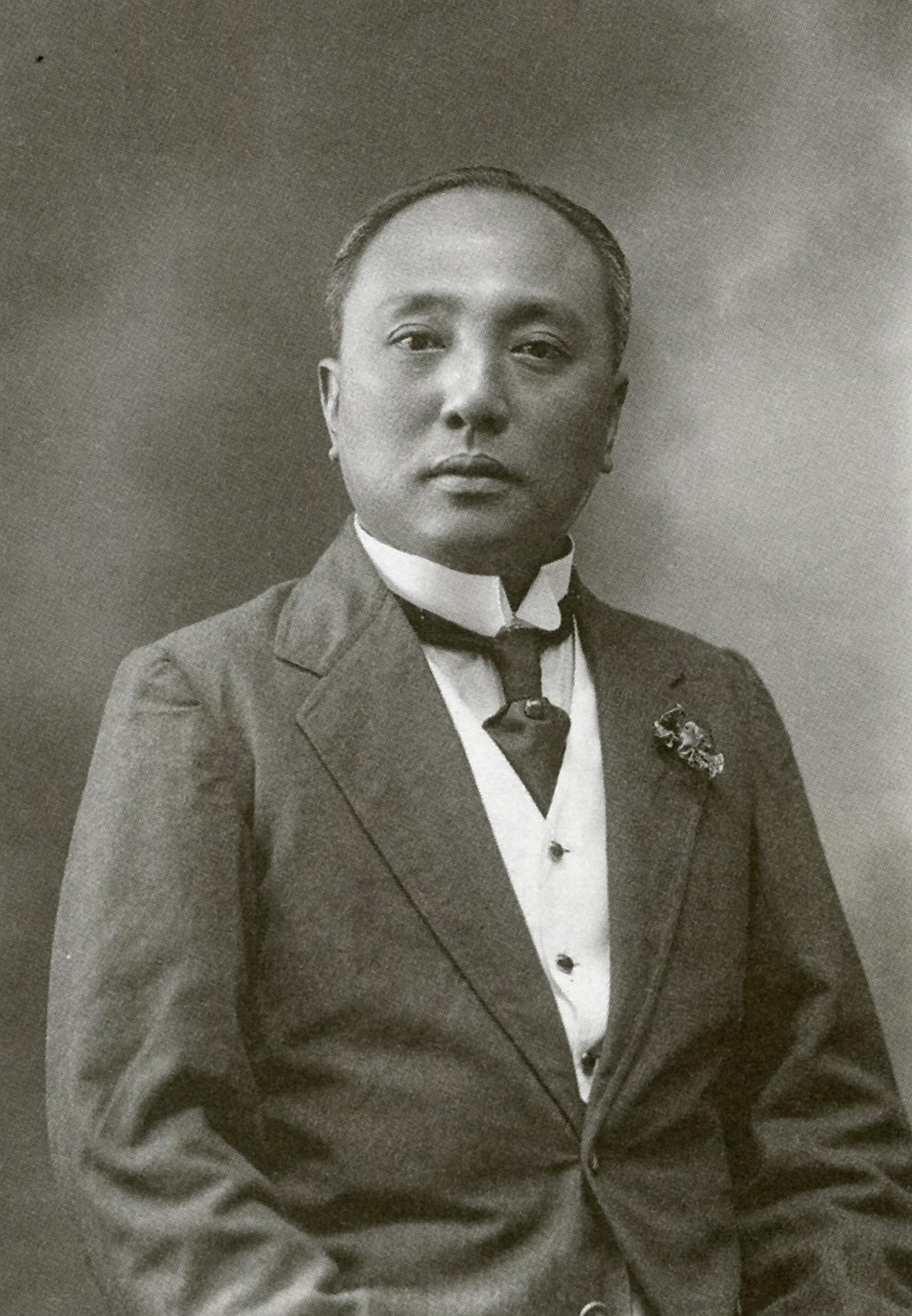 Book on pineapple king Lim Nee Soon launched | The Straits Times