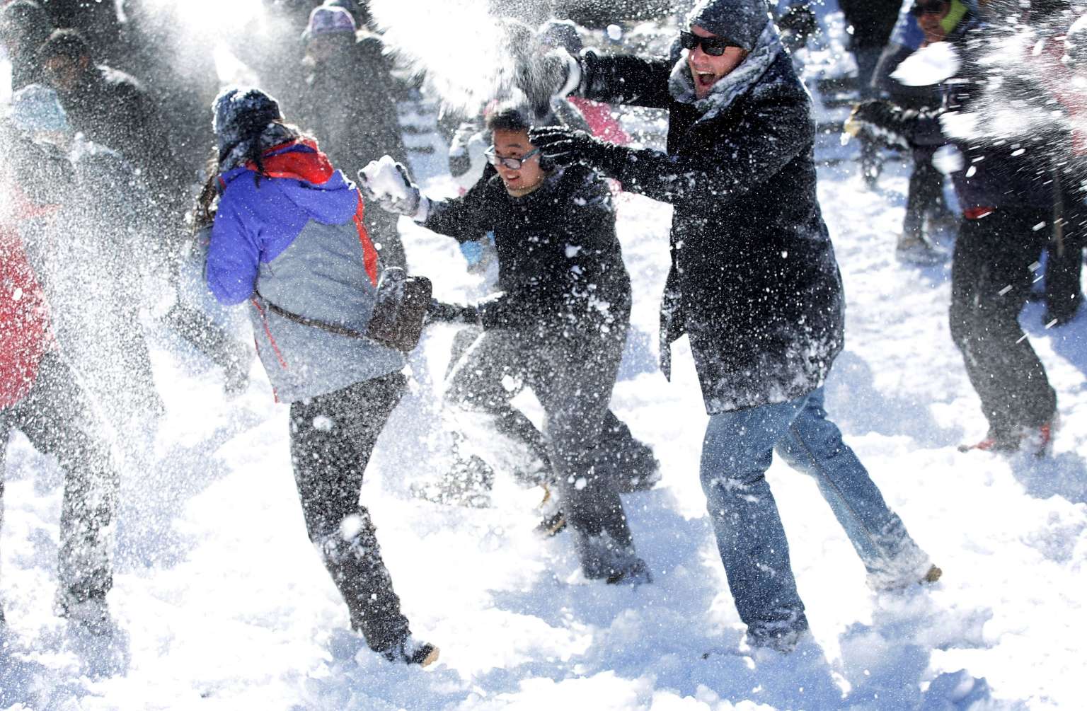 Star Wars-themed Washington snowball fight draws hundreds | The Straits ...