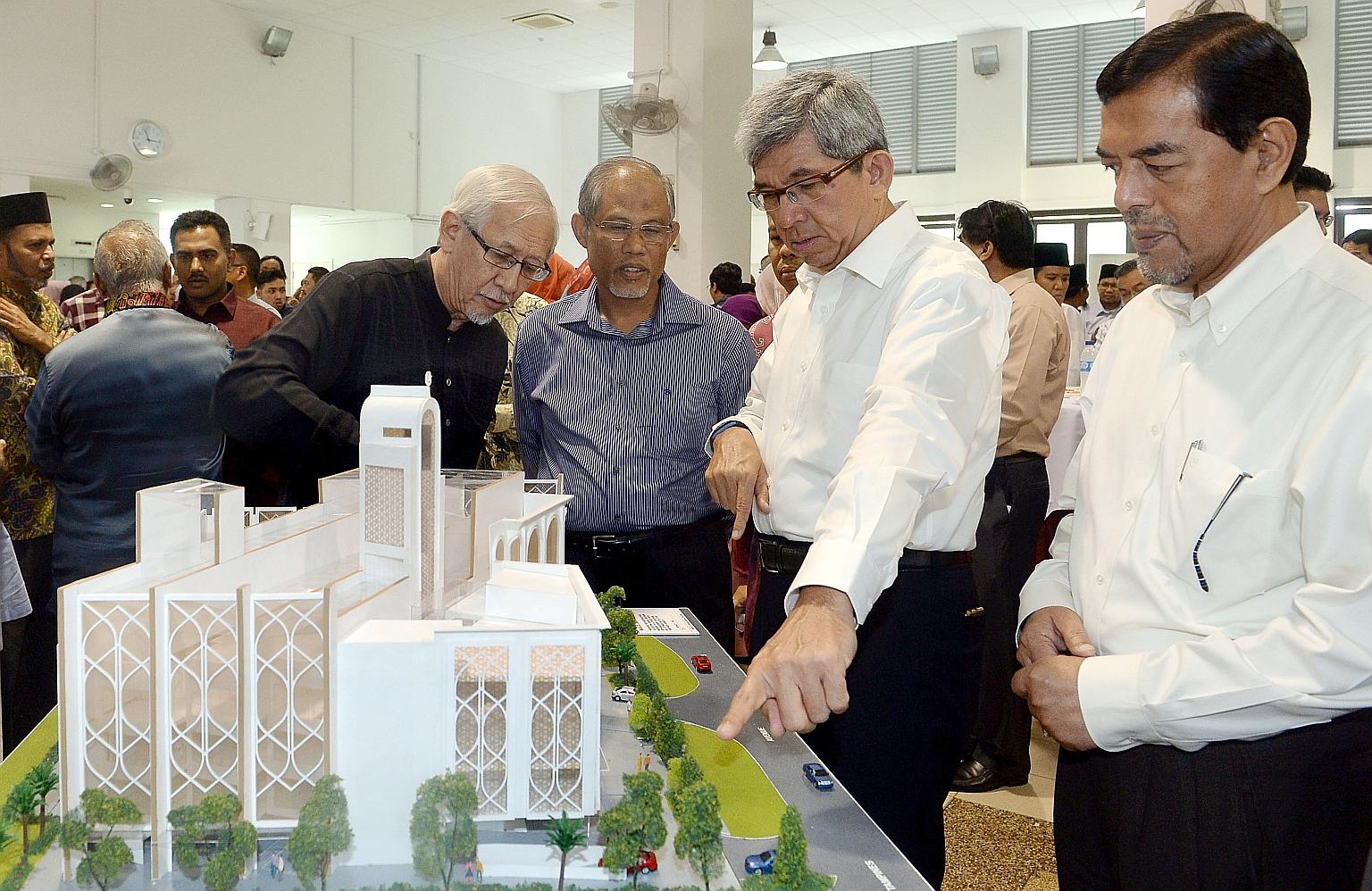 Muslims to give more to mosque building fund | The Straits Times