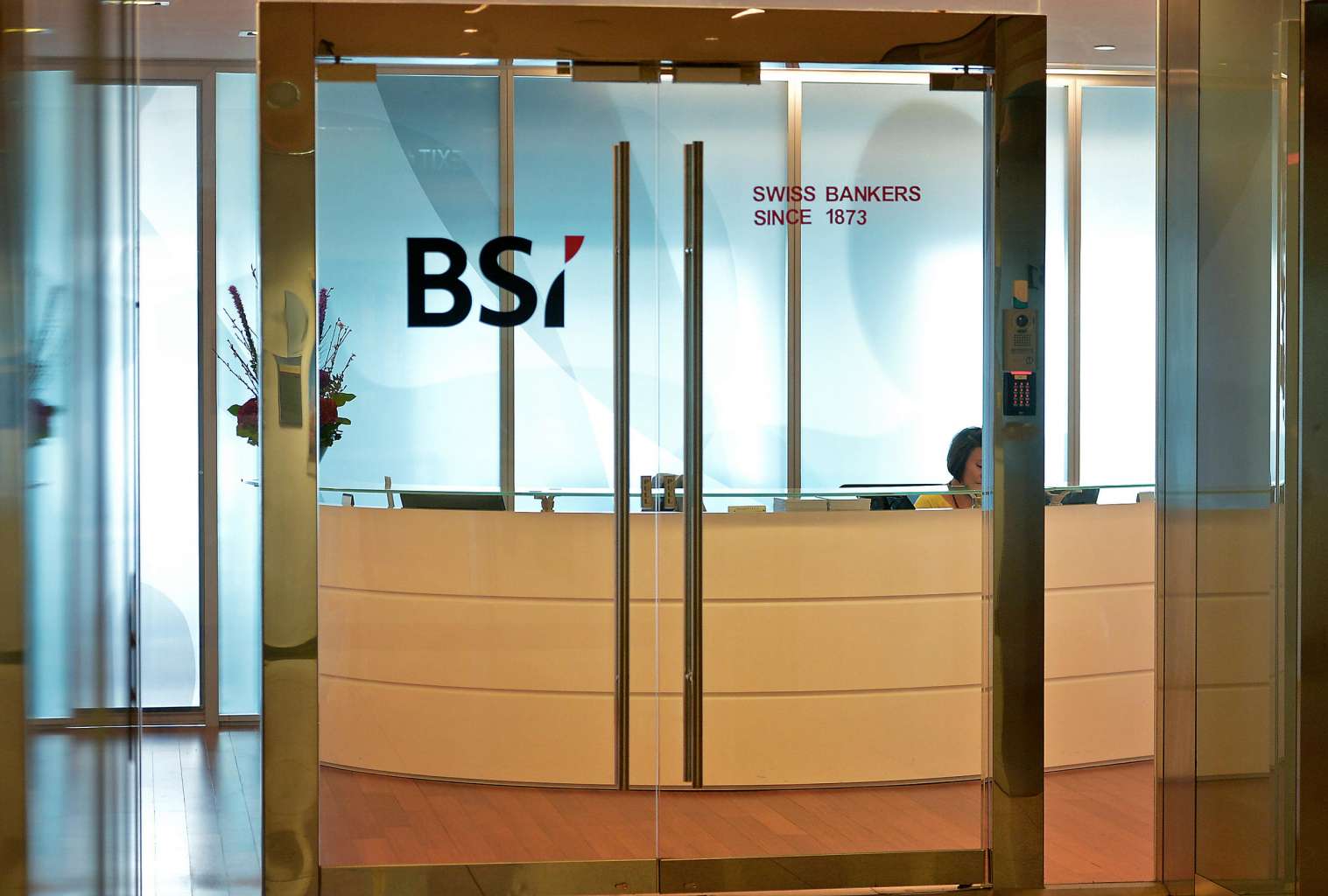 Ex-CEO of BSI Bank in Singapore sues firm over bonus amid IMDB probe ...