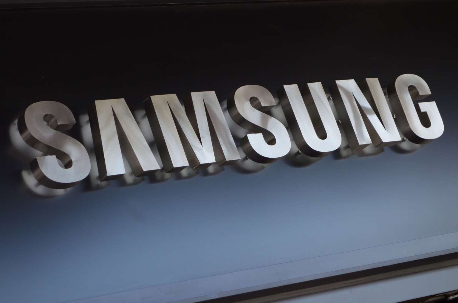 Samsung expands cash returns, reviewing corporate structure | The ...
