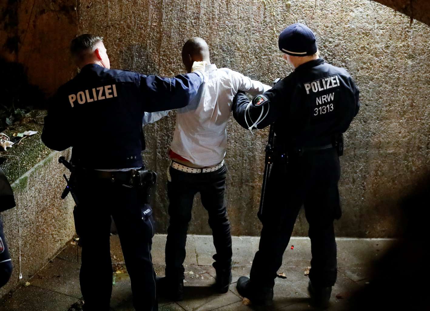 Germany raids over plot to attack refugees, Jews: Prosecutors | The ...