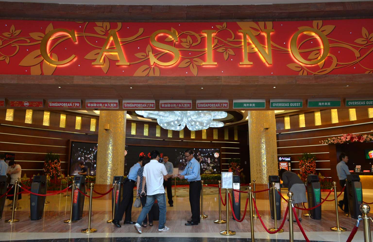 Genting Singapore Q4 earnings back in the black | The Straits Times