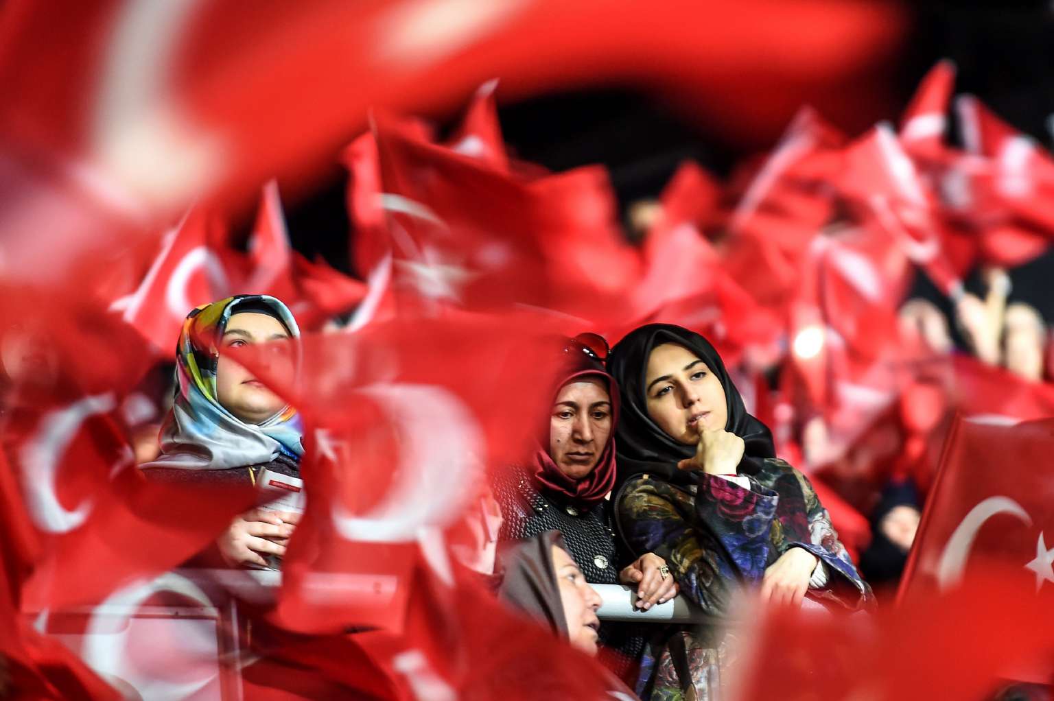Turkish women rally behind President Recep Tayyip Erdogan's referendum ...