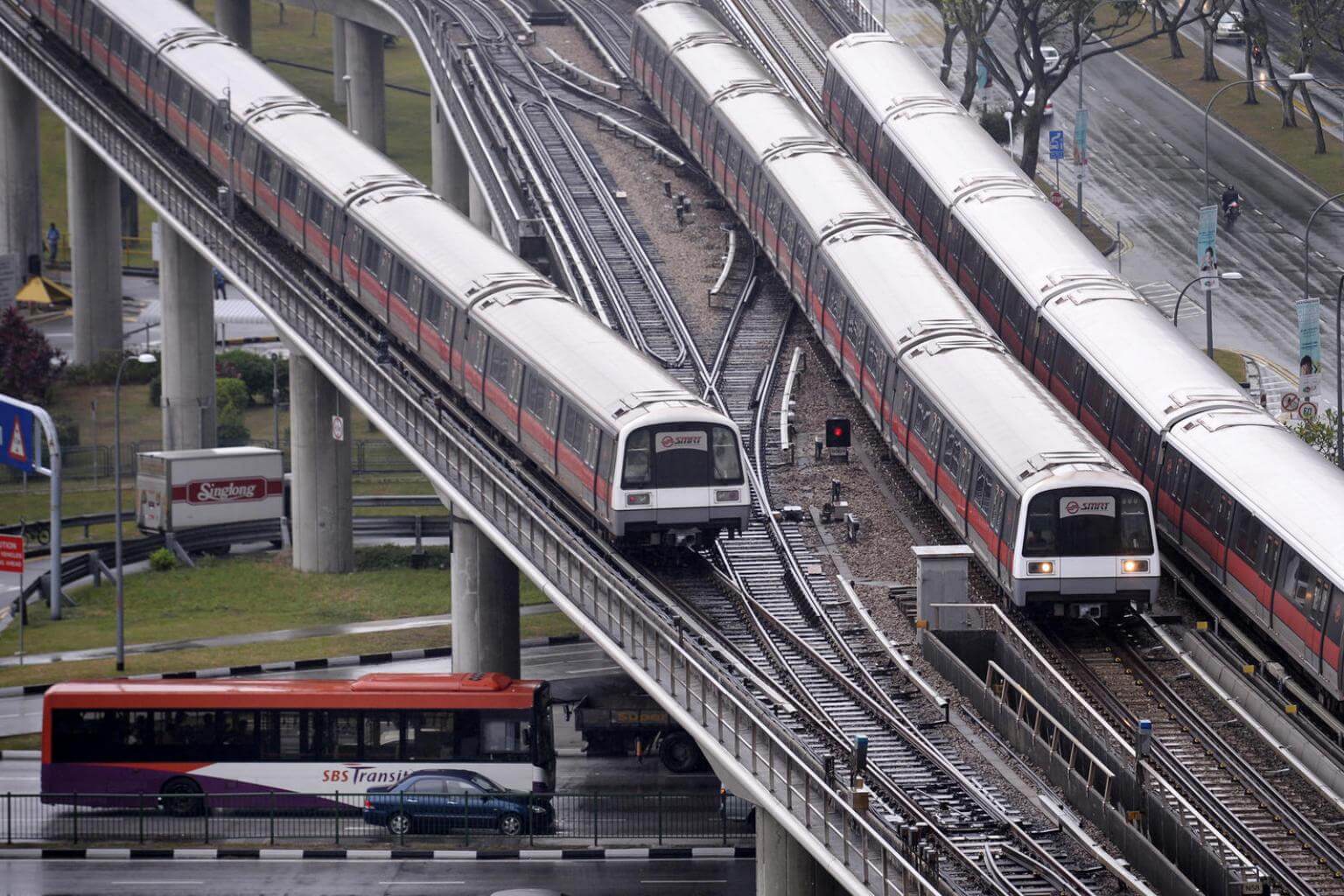SMRT train, bus services to be extended on eve of Good Friday | The ...