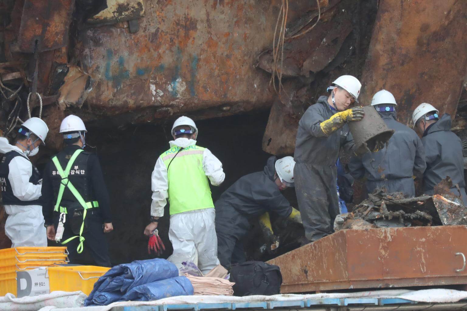 More human bones recovered from sunken South Korean ferry | The Straits ...