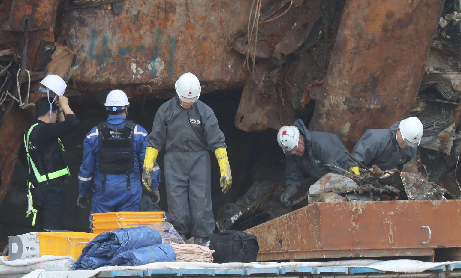 Human bone recovered from site of South Korea's Sewol ferry disaster ...