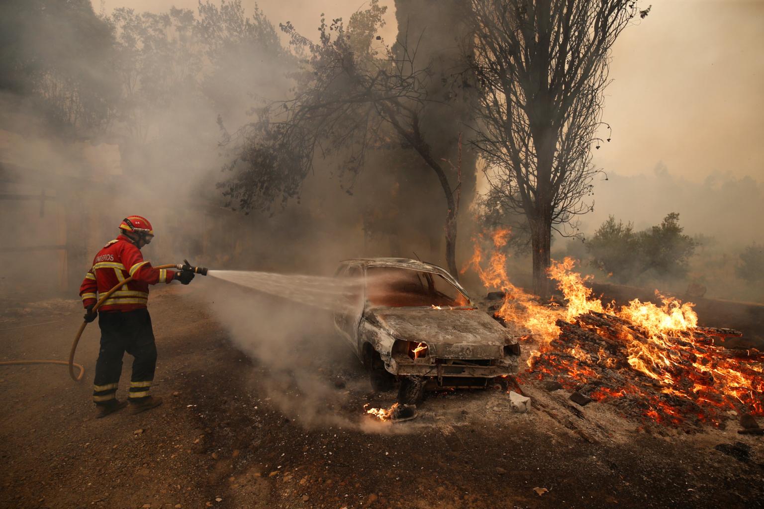 10,000 people evacuated after fires in southern France | The Straits Times