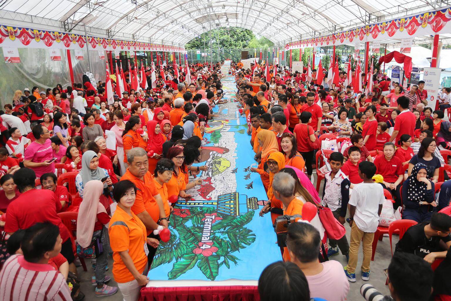 Singaporeans mark nation's 52nd birthday with art and exercise | The ...