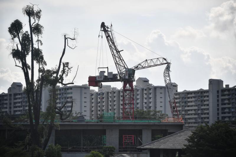 Crane boom at Ridout Road bungalow site snaps; no one hurt in incident ...