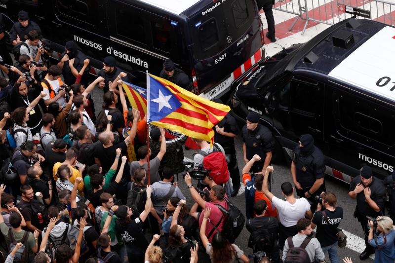 Spain's crisis deepens as Catalonia secession clock ticks down | The ...