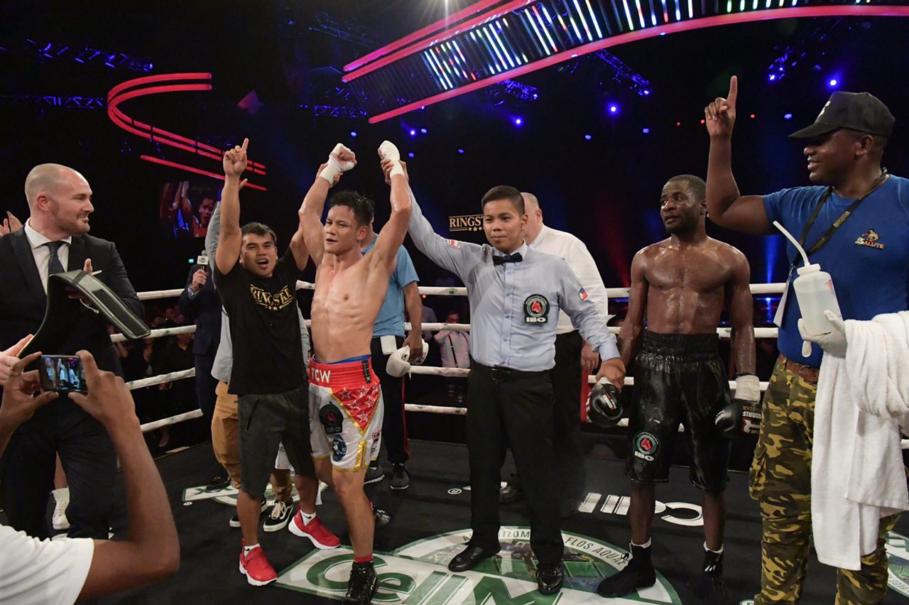 Boxing: Singapore fighter Muhamad Ridhwan wins IBO super featherweight ...