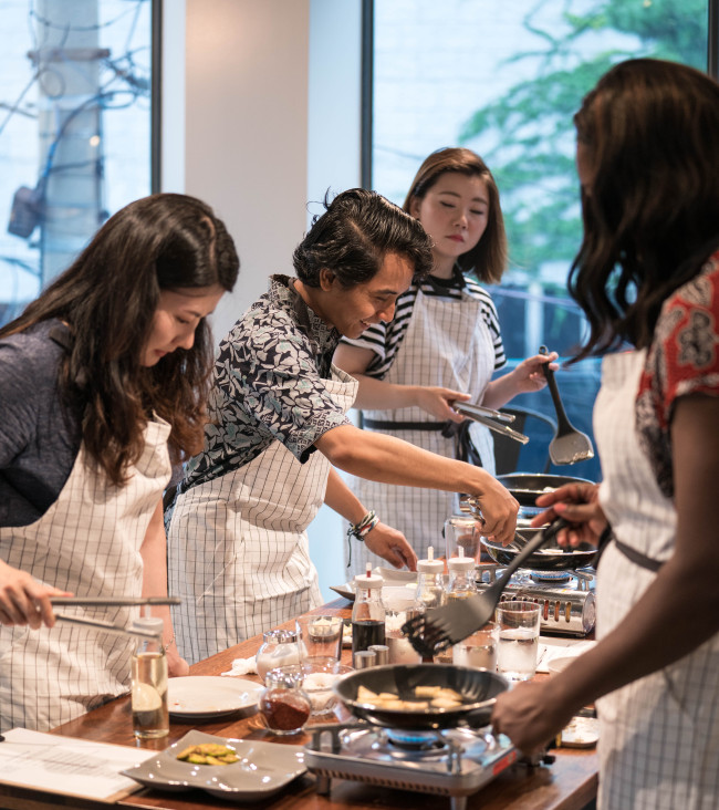 More tourists sign up for cooking classes in South Korea as part of ...