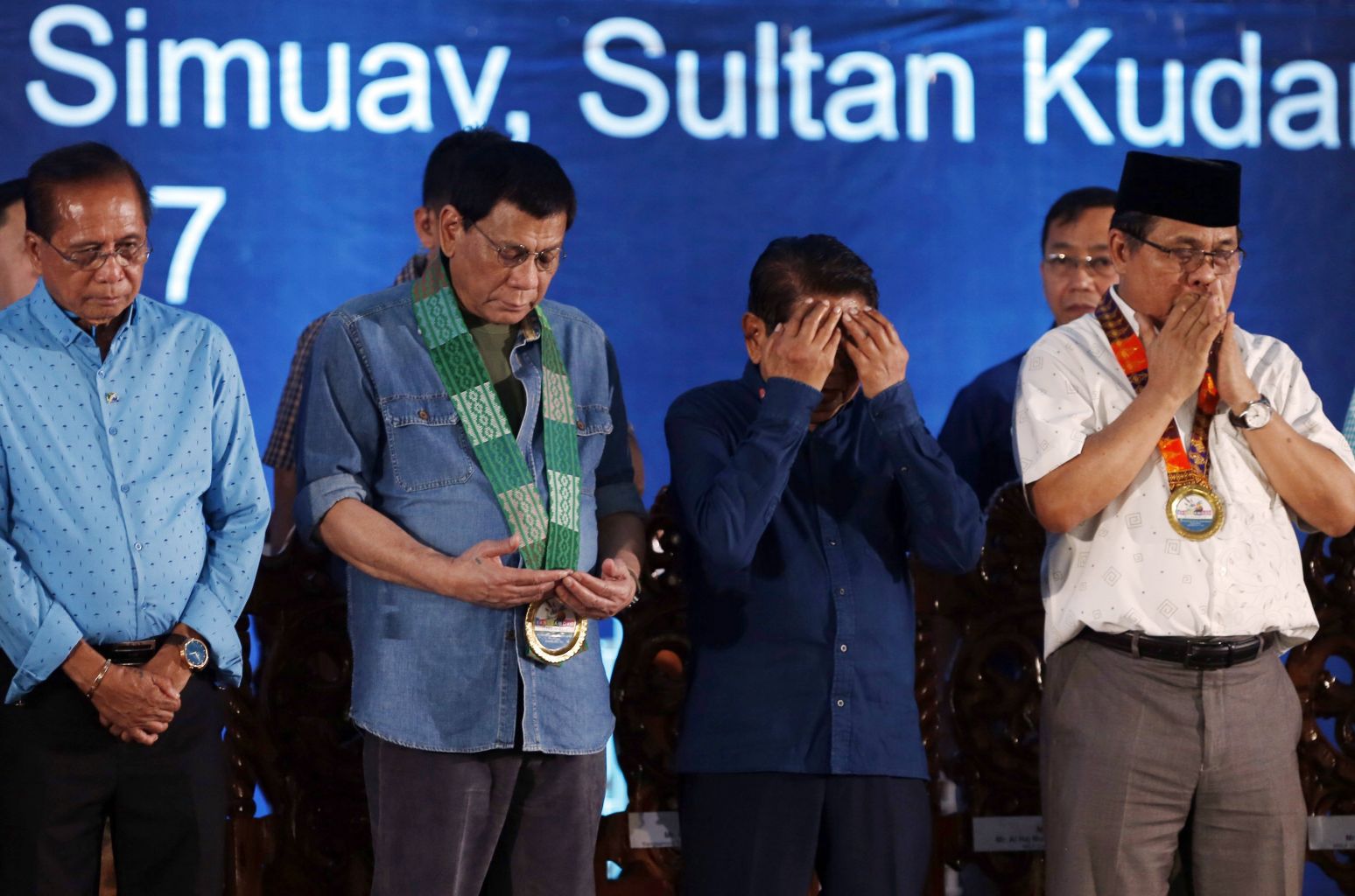 Philippines' Rodrigo Duterte tells Muslims he will correct ‘historical ...