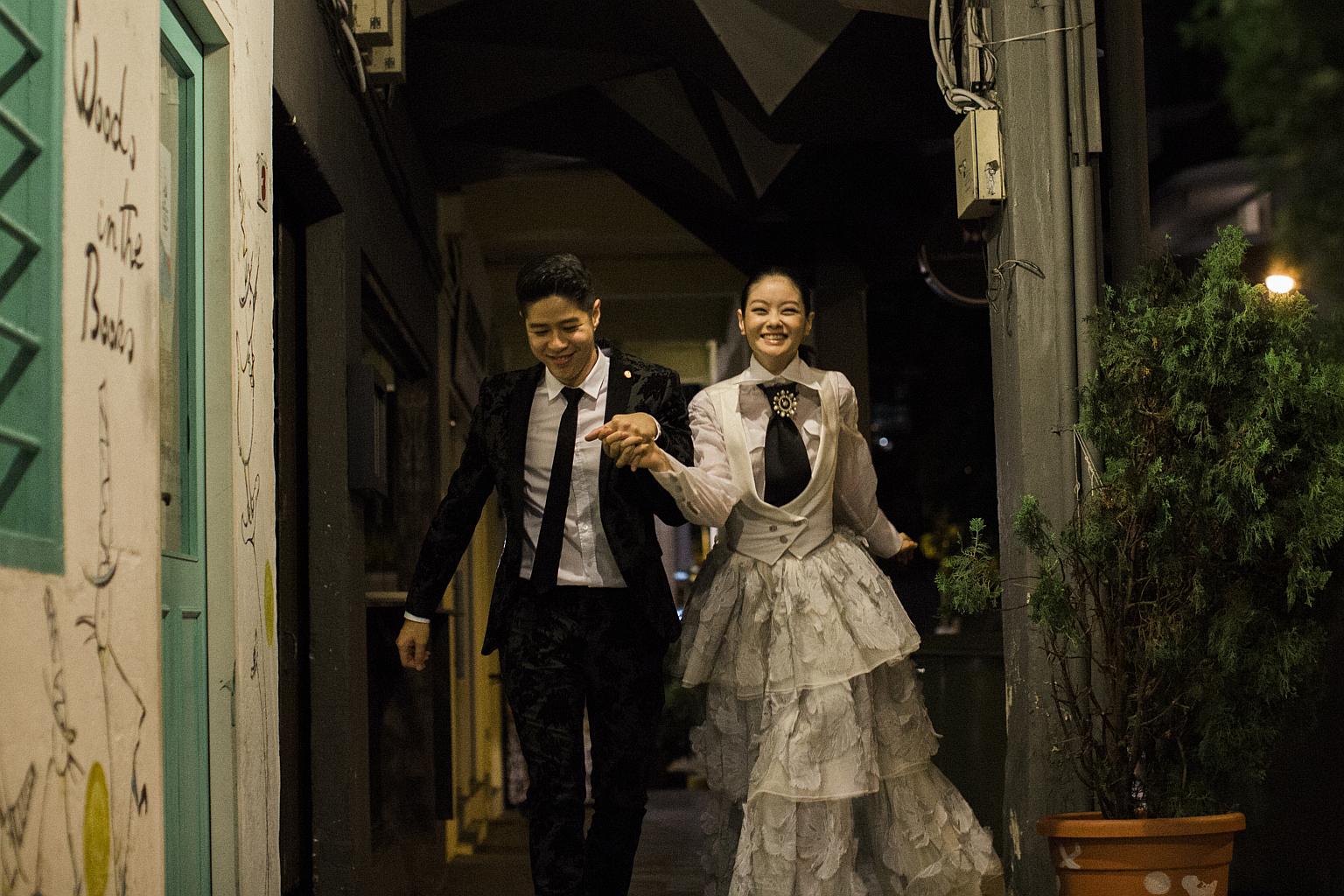 Local actress-model Sheila Sim weds banker Deon Woo in intimate ...