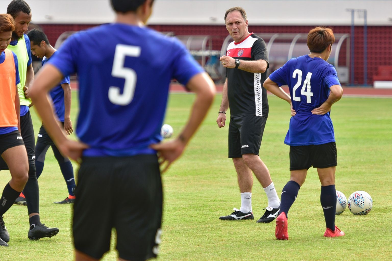 S-League: Mirko Grabovac permitted to begin Warriors FC coaching | The ...