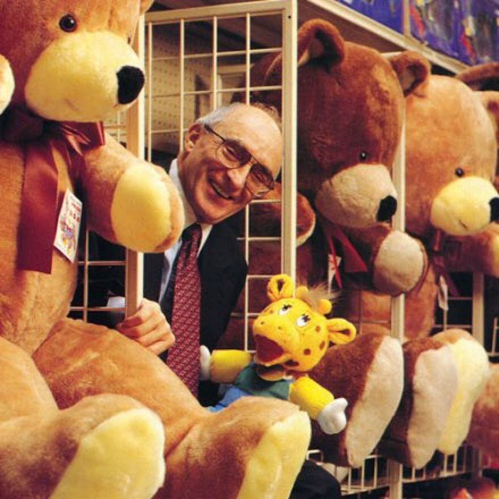 Charles Lazarus, who founded Toys 'R' Us retailer, dies at 94 | The ...