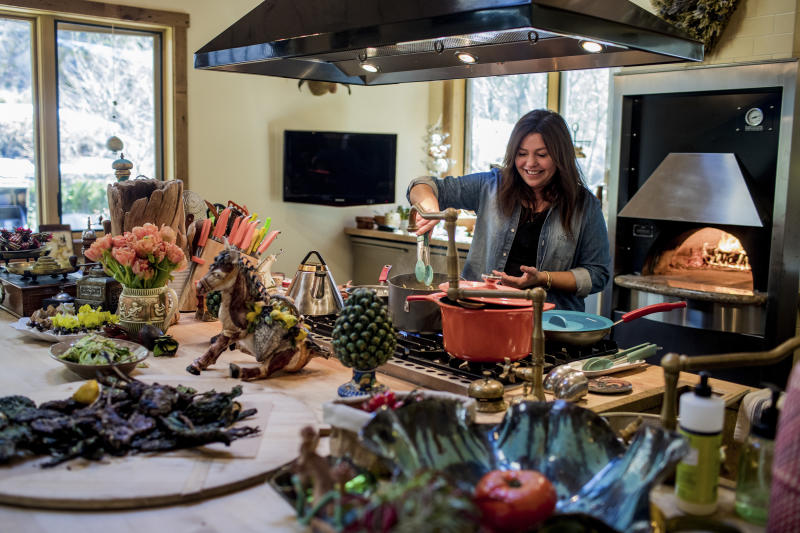 Beyond TV and EVOO: celebrity chef Rachael Ray ventures into gardening ...