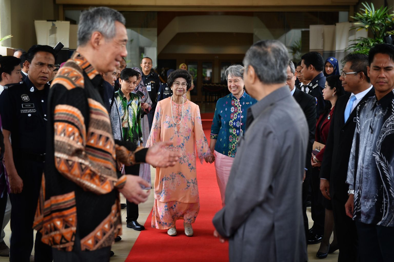 Anwar, Wan Azizah meet PM, affirm strong relations | The Straits Times