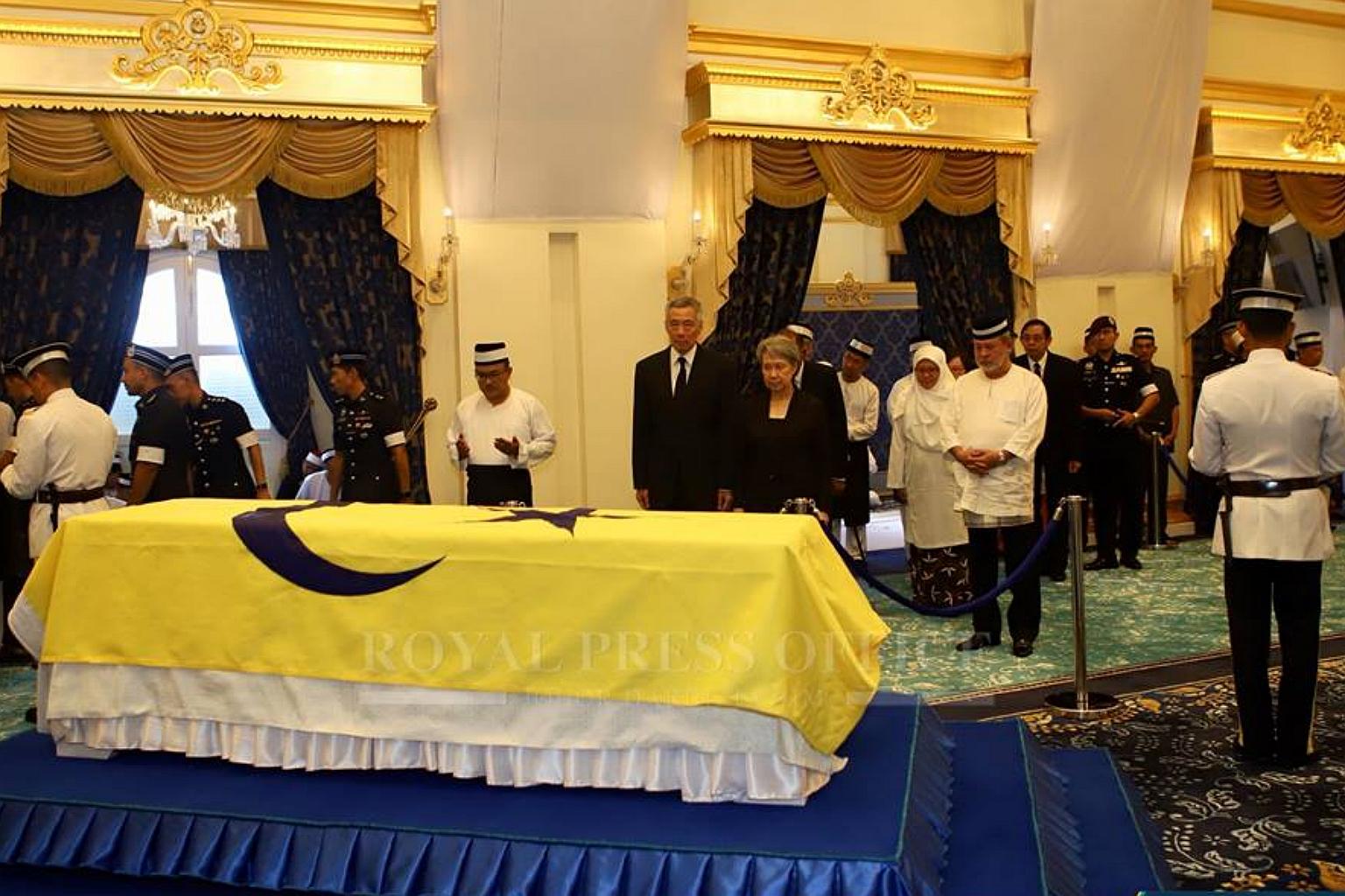 PM Lee Hsien Loong attends funeral of Johor Sultan's mother | The Straits Times