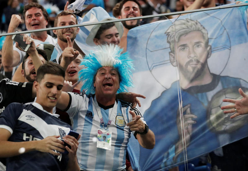 David Lee in Russia: Argentina fans show how football is a religion ...