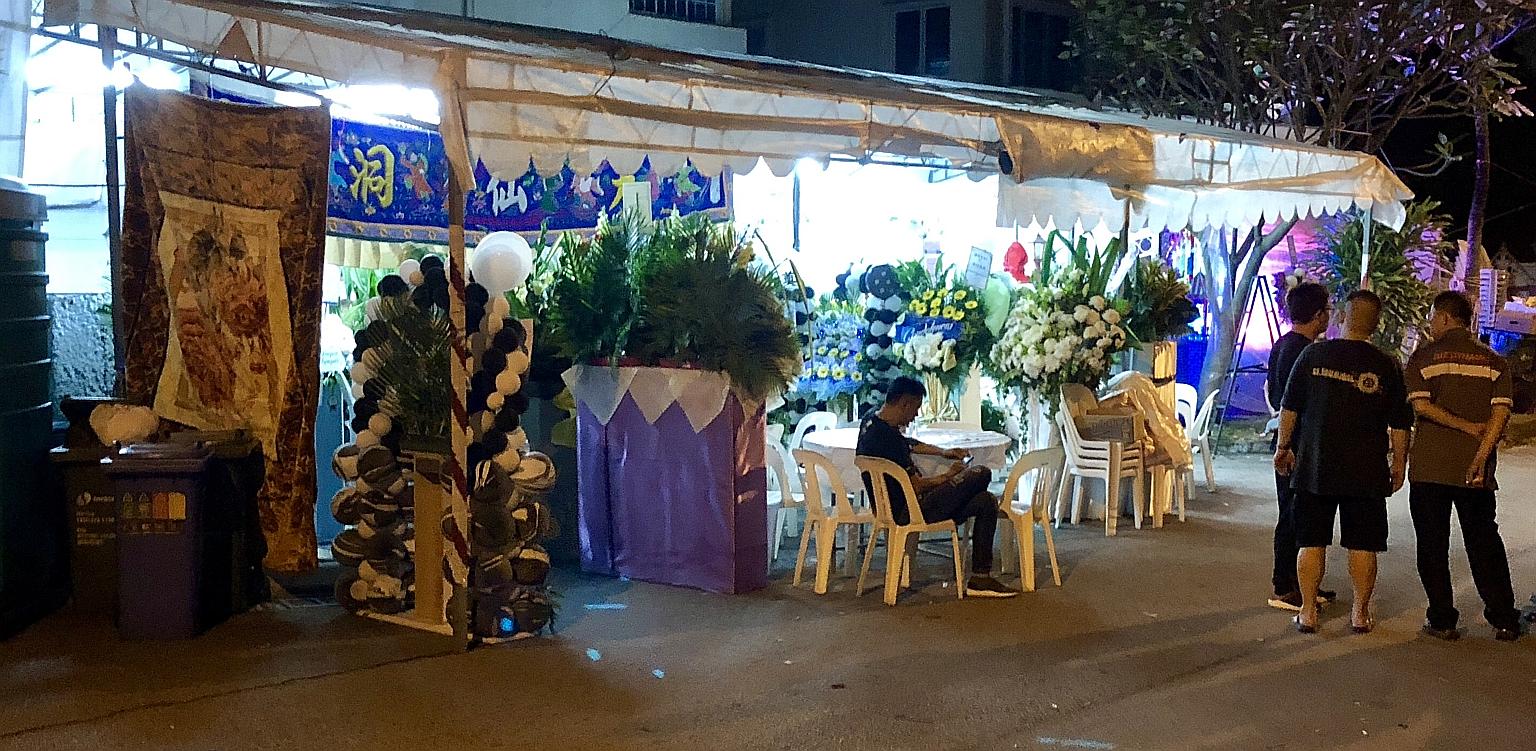 More than 200 people attend Ah Long San's funeral | The Straits Times