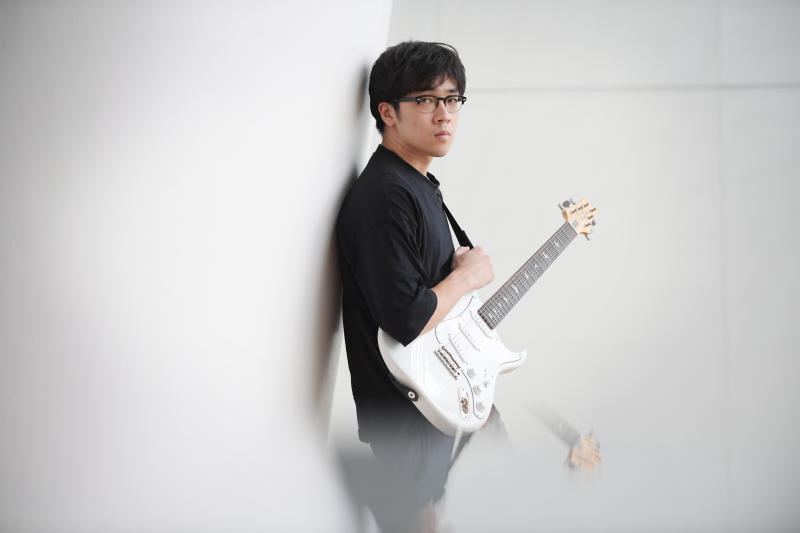 Concert review: Singer-songwriter Charlie Lim offers musical dexterity ...