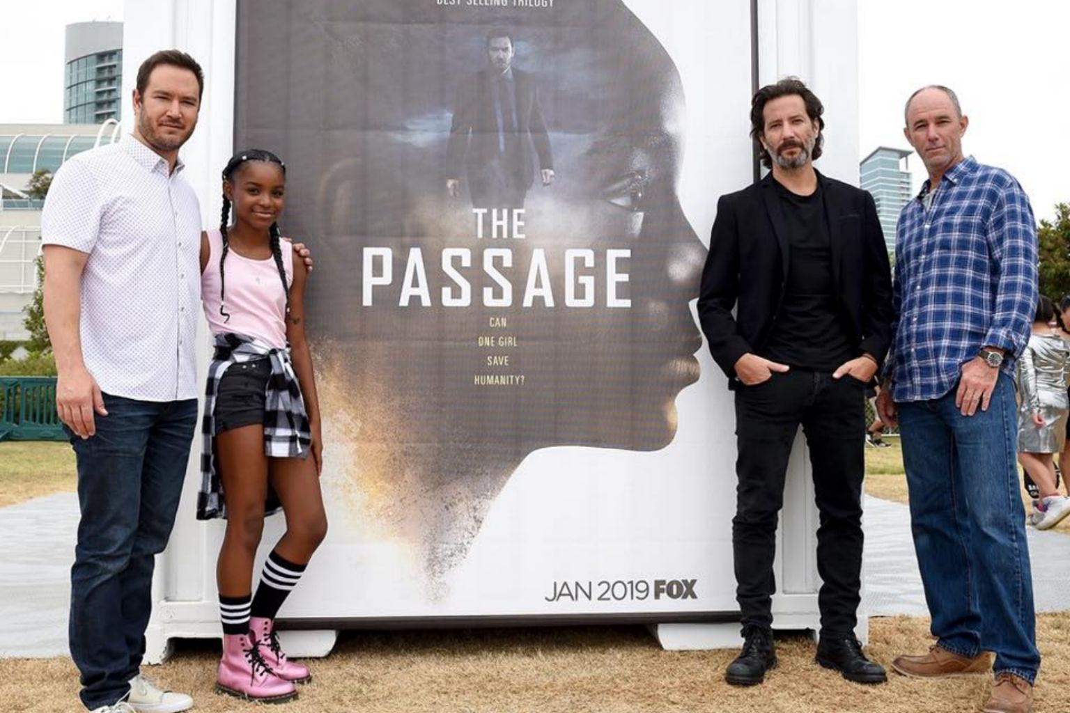 Heart of apocalyptic virus drama The Passage is father-daughter-like ...