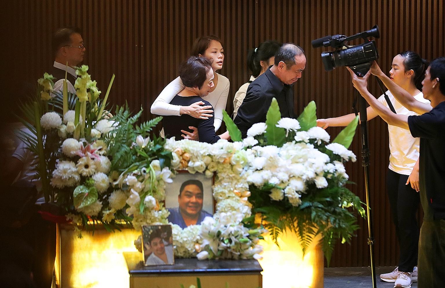 More than 100 bid farewell to Popiah King's son Ben Goi | The Straits Times