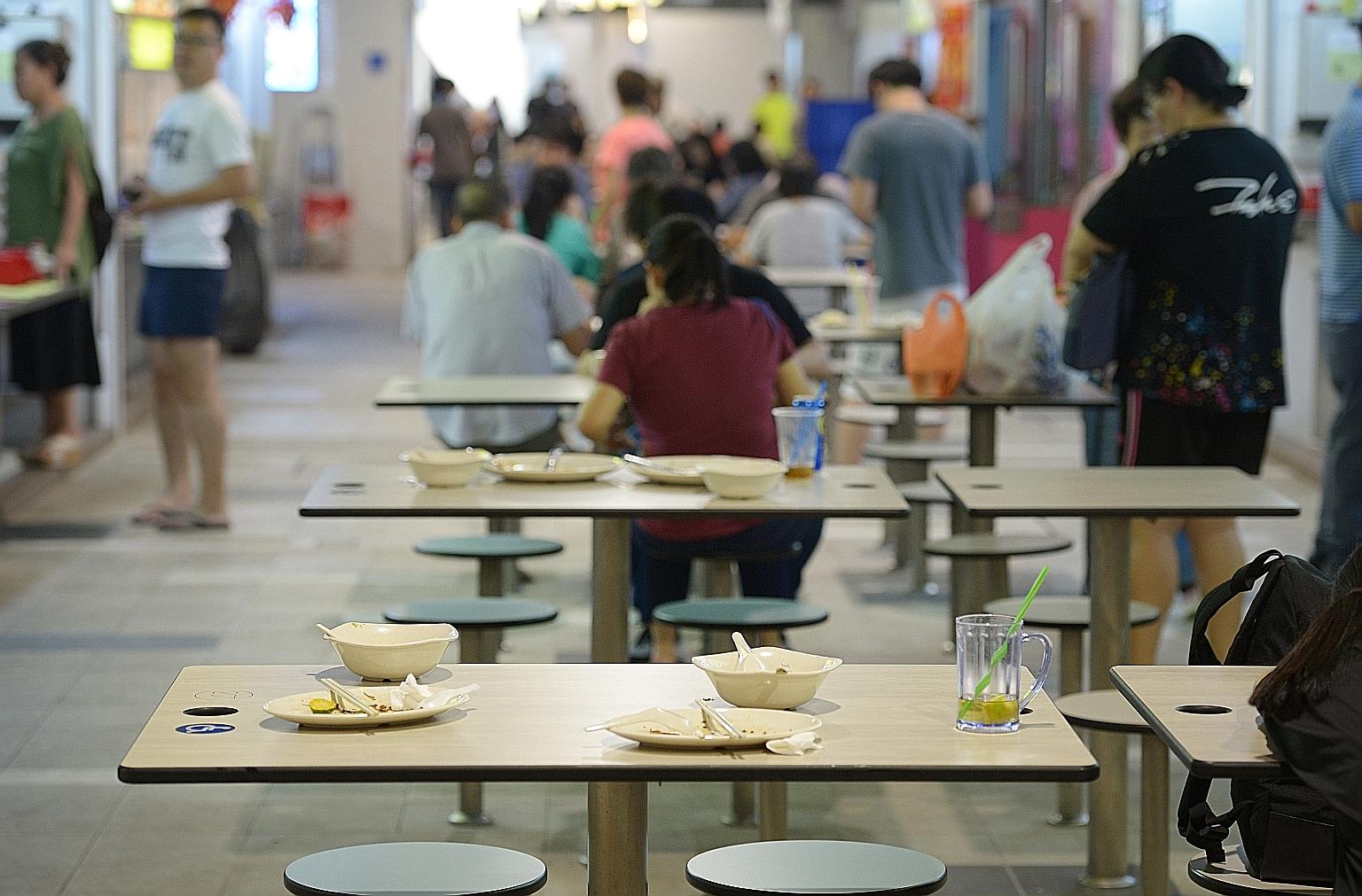 More help for hawkers to turn to centralised dishwashing | The Straits ...