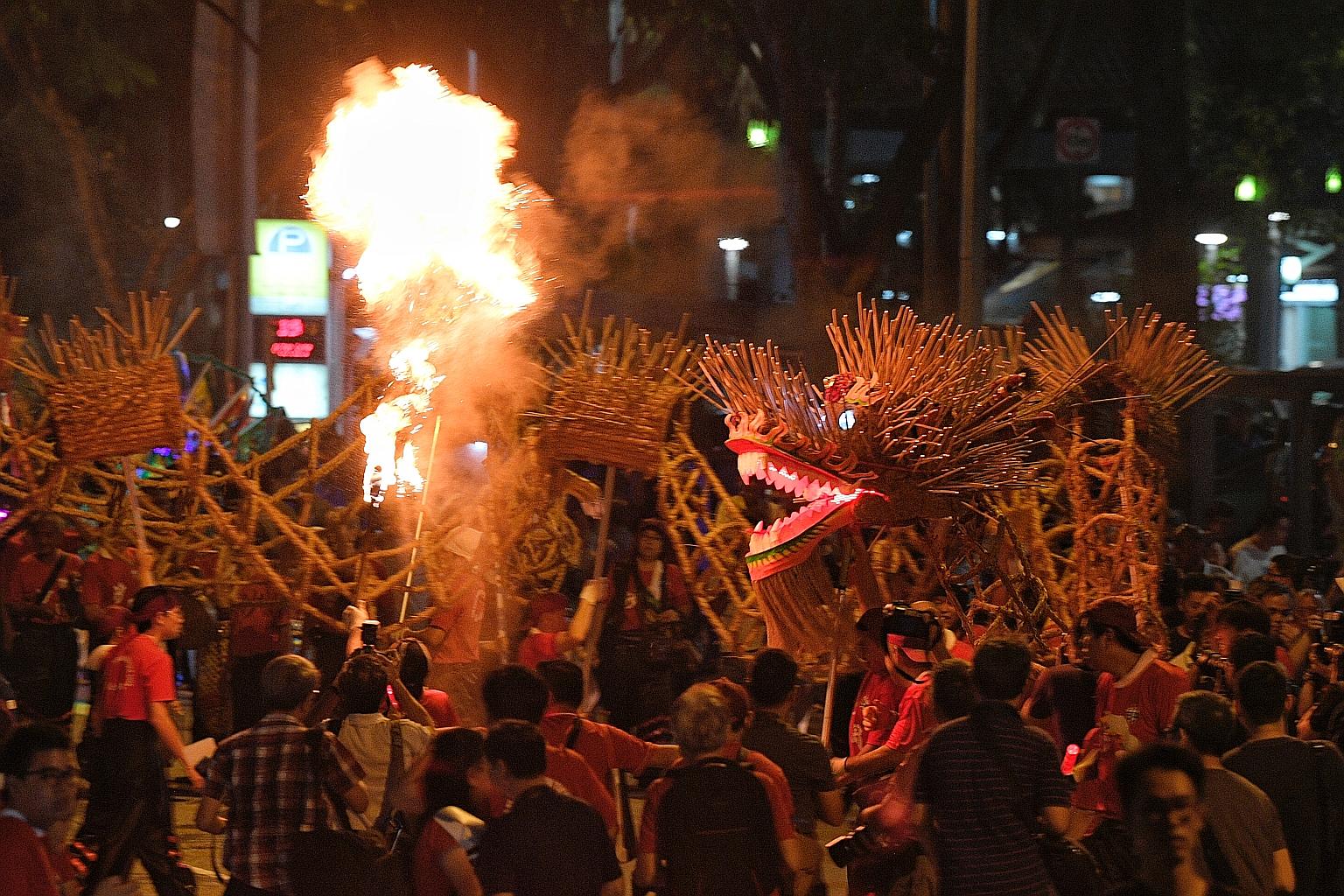 Fire dragon bursts to life at Sims Drive temple | The Straits Times