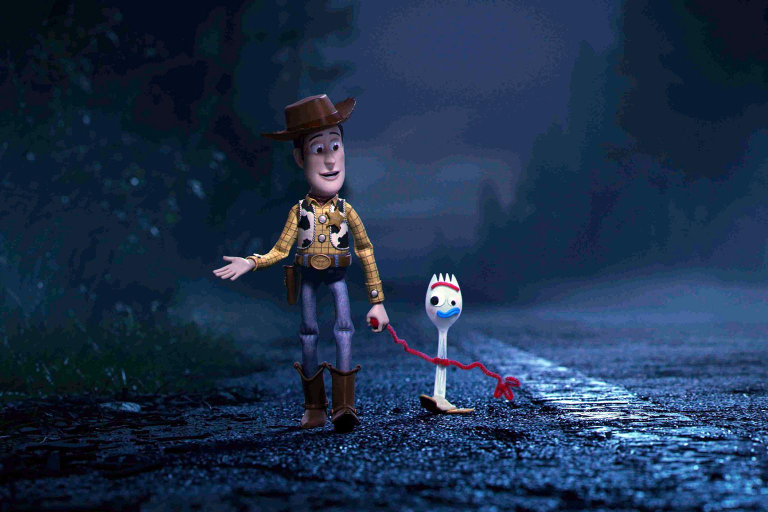 Keanu Reeves, Christina Hendricks and Tony Hale voice Toy Story 4's new ...