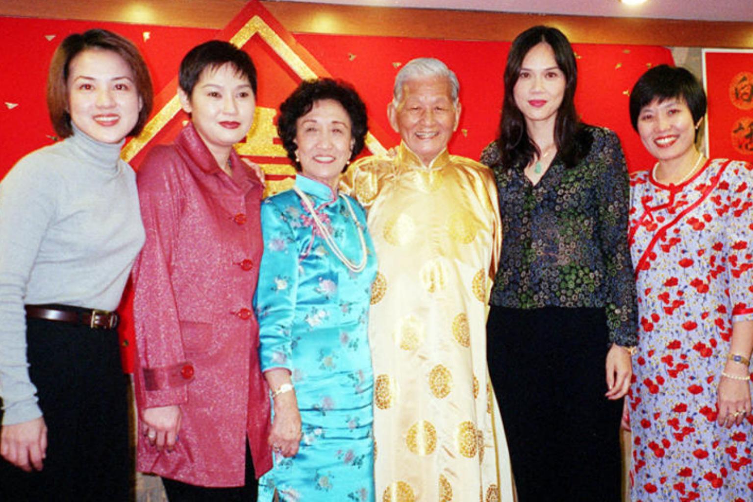 Former 1980s actresses Chen Bifeng, Ye Sumei pay last respects to late ...