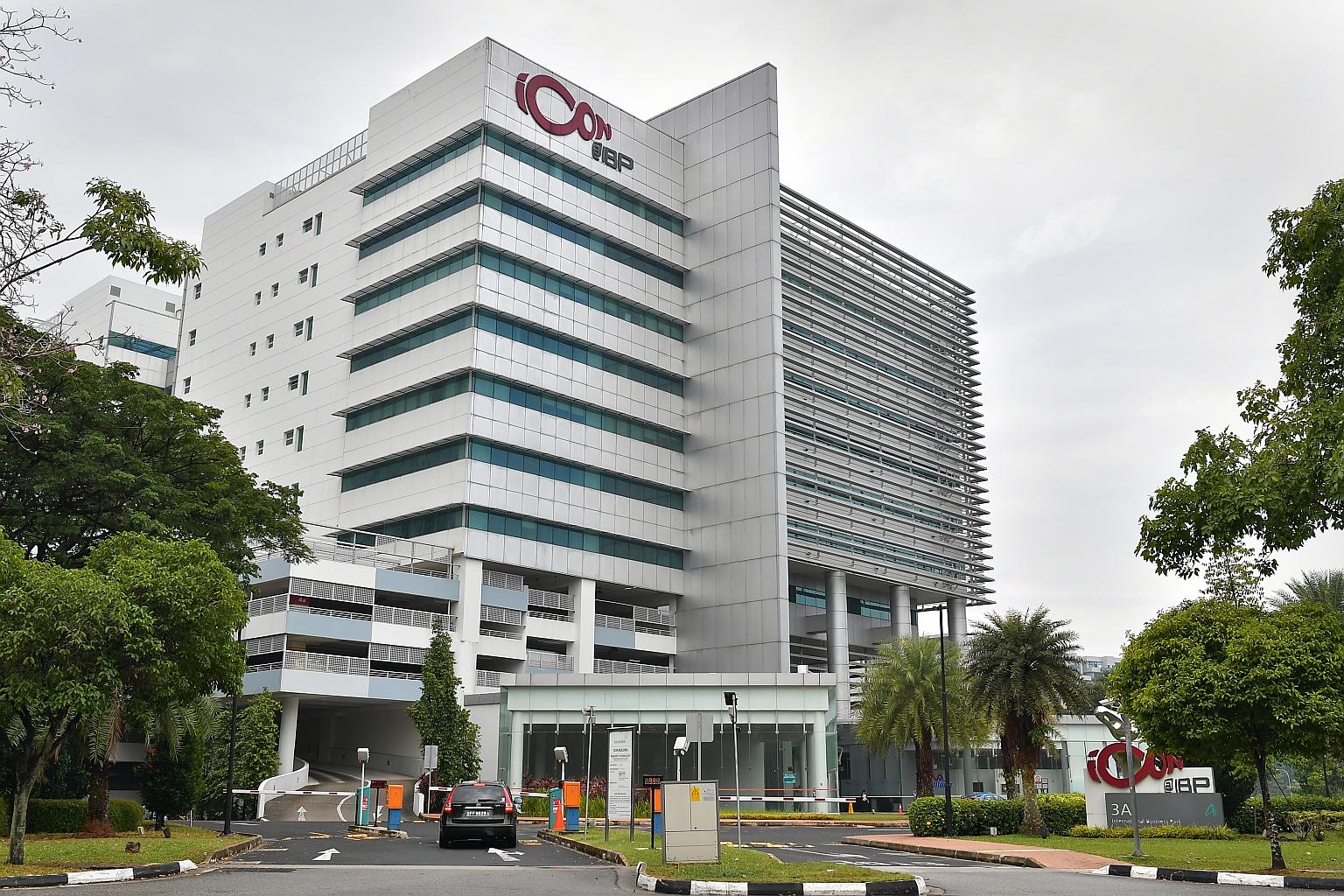 SCDF orders removal of building's facade panels due to fire risk | The ...