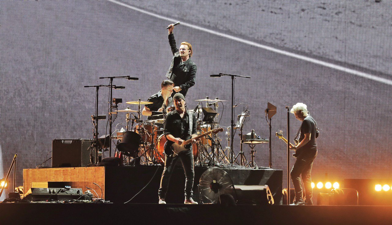 Fans give U2 a rapturous welcome at Irish rock band's first Singapore ...