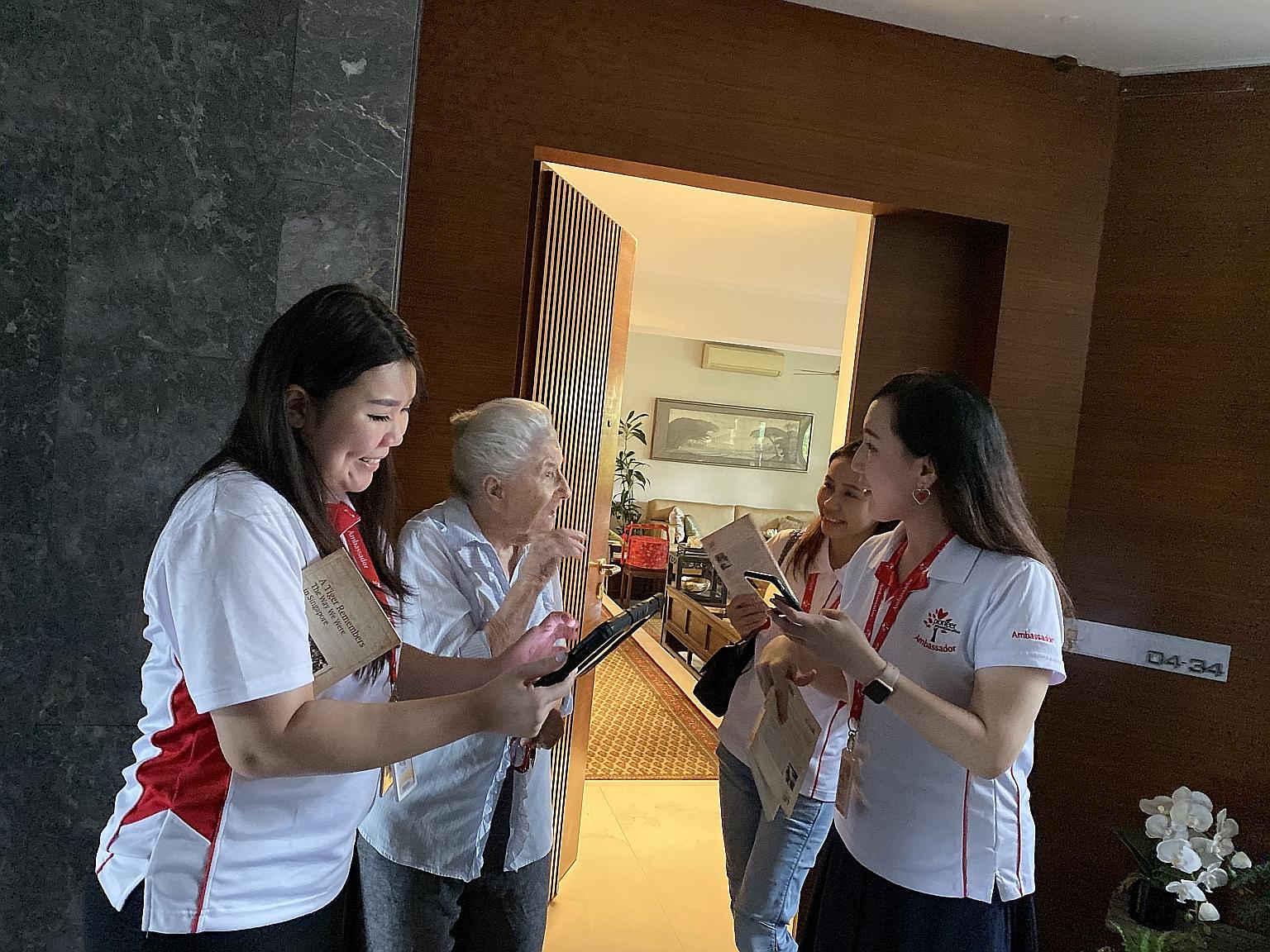 How Ann Wee spent her last night with volunteers | The Straits Times