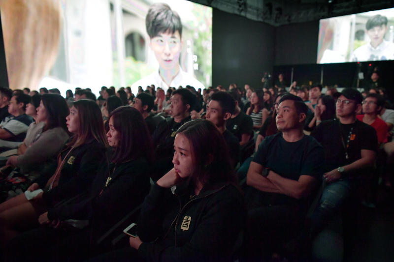 Fans, family and colleagues pay tribute to late actor Aloysius Pang at ...