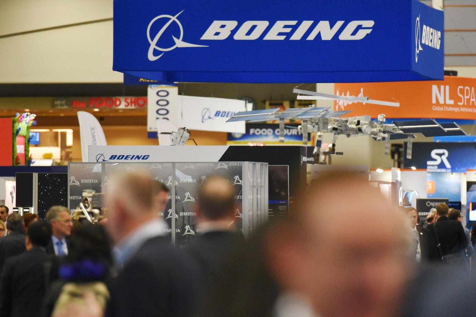 Moody's threatens to downgrade Boeing debt rating; call to scrap bonus ...