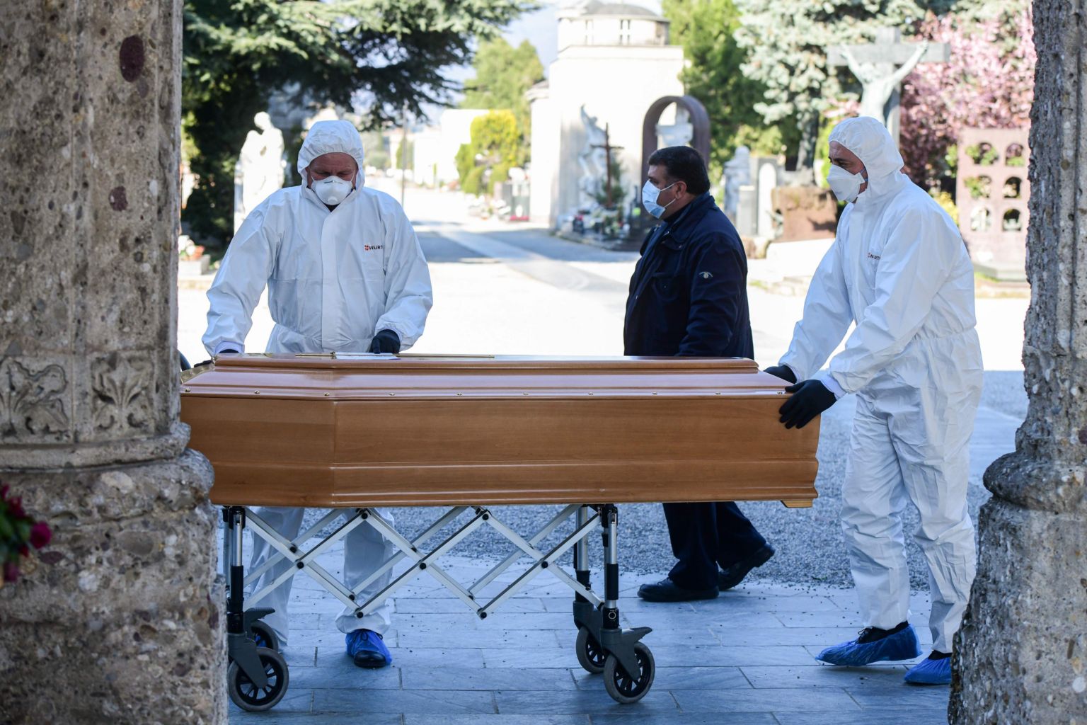 'There are no funerals': Death in quarantine leaves nowhere to grieve ...