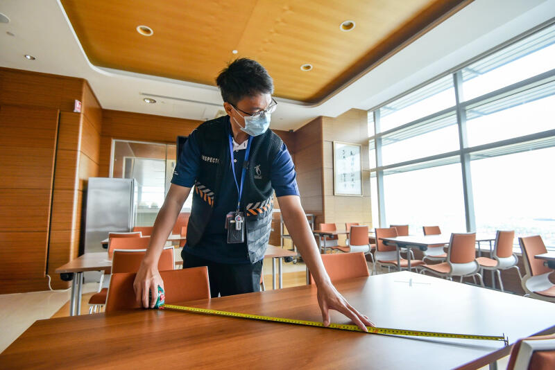 3 workplaces forced to stop operations for instructing staff to return ...