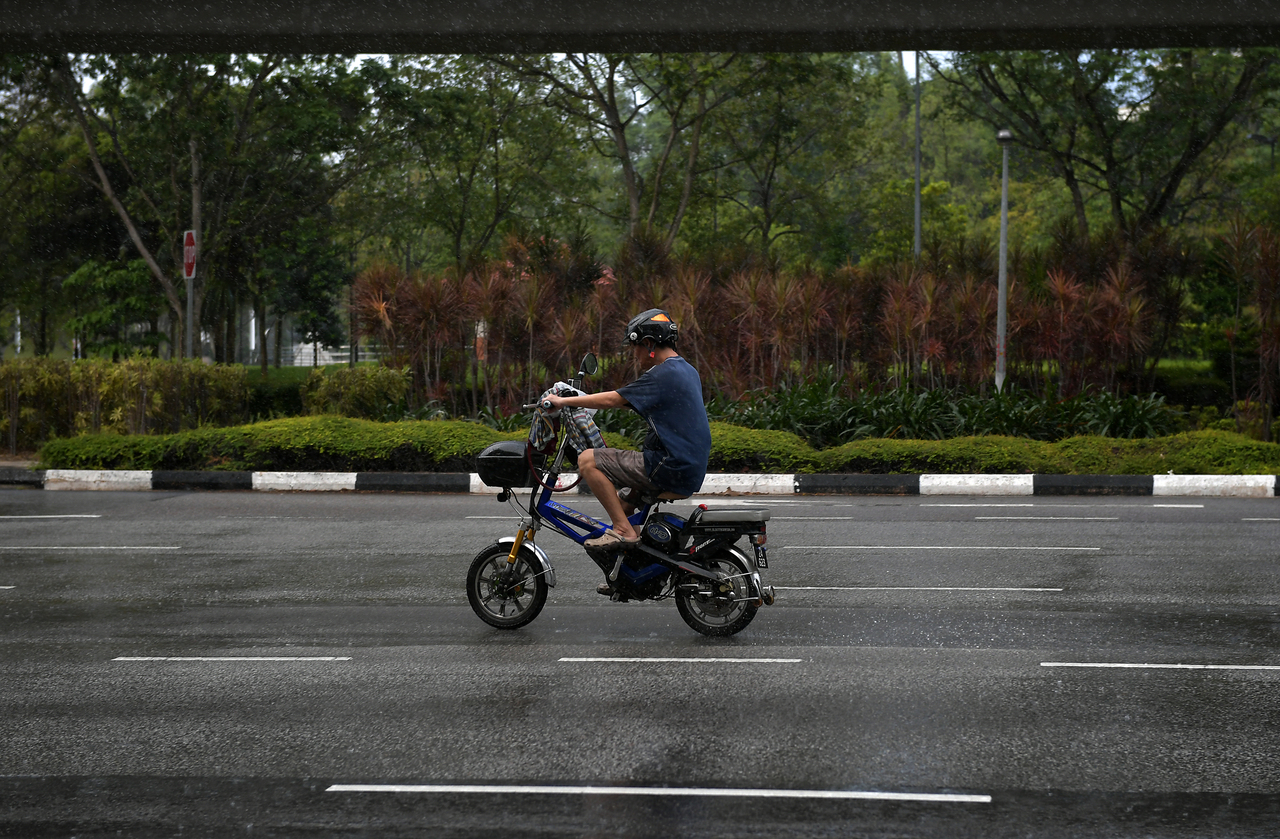 Advice from an expert at falling off an e-bike | The Straits Times