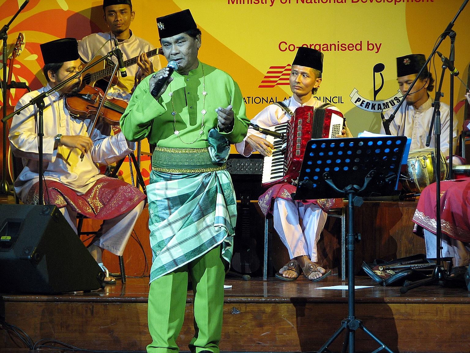 R. Ismail a legend in the local scene | The Straits Times