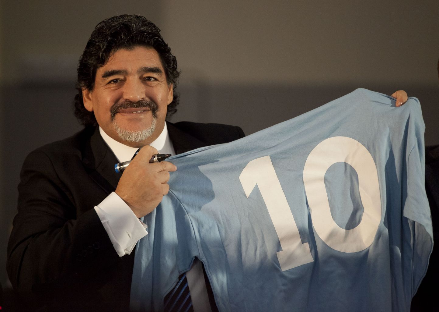 Argentinian football legend Diego Maradona dies of heart attack at 60 ...